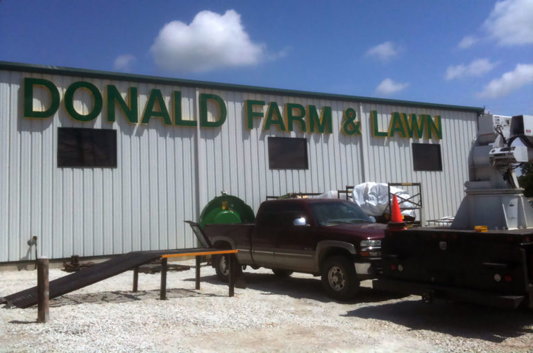 Donald Farm & Lawn - Sign Dimensions